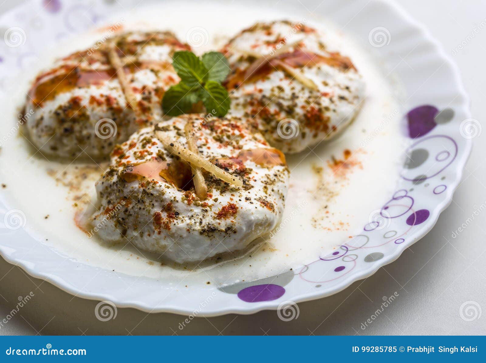 Dahi Saboroso Indiano Vada Do Alimento Da Rua Imagem de Stock - Imagem ...