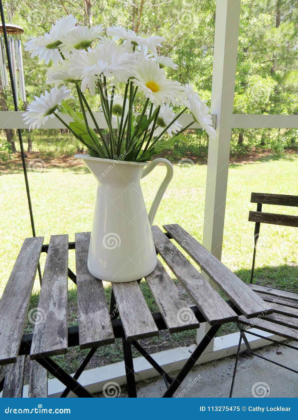 Daisy Flowers in a Vase on a Small Table Stock Image - Image of table ...