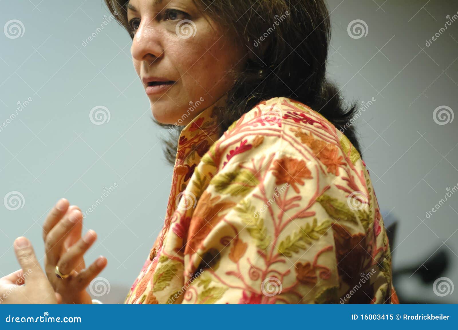 Daisy Kahn editorial image. Image of abdul, author, muslim - 16003415