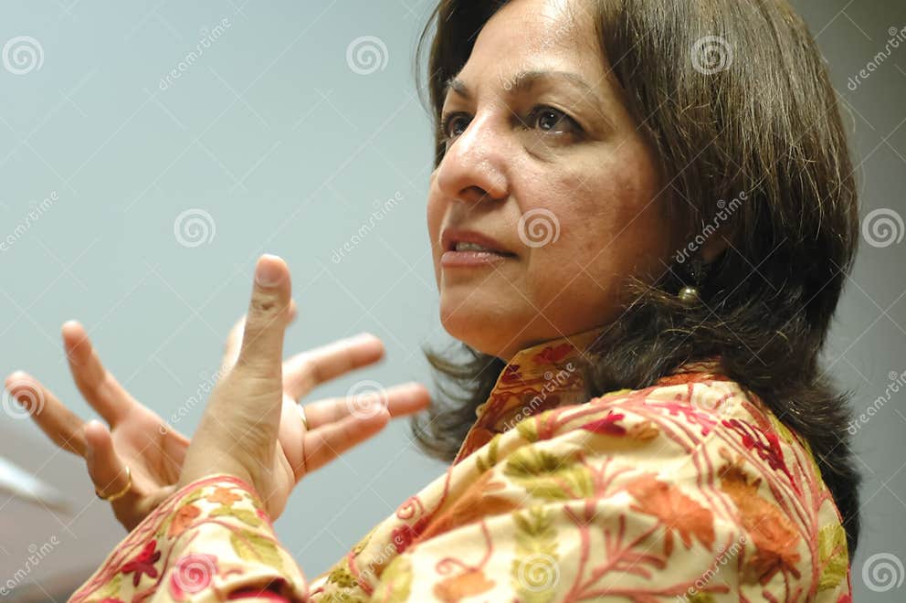 Daisy Kahn editorial stock image. Image of rauf, ground - 16003454