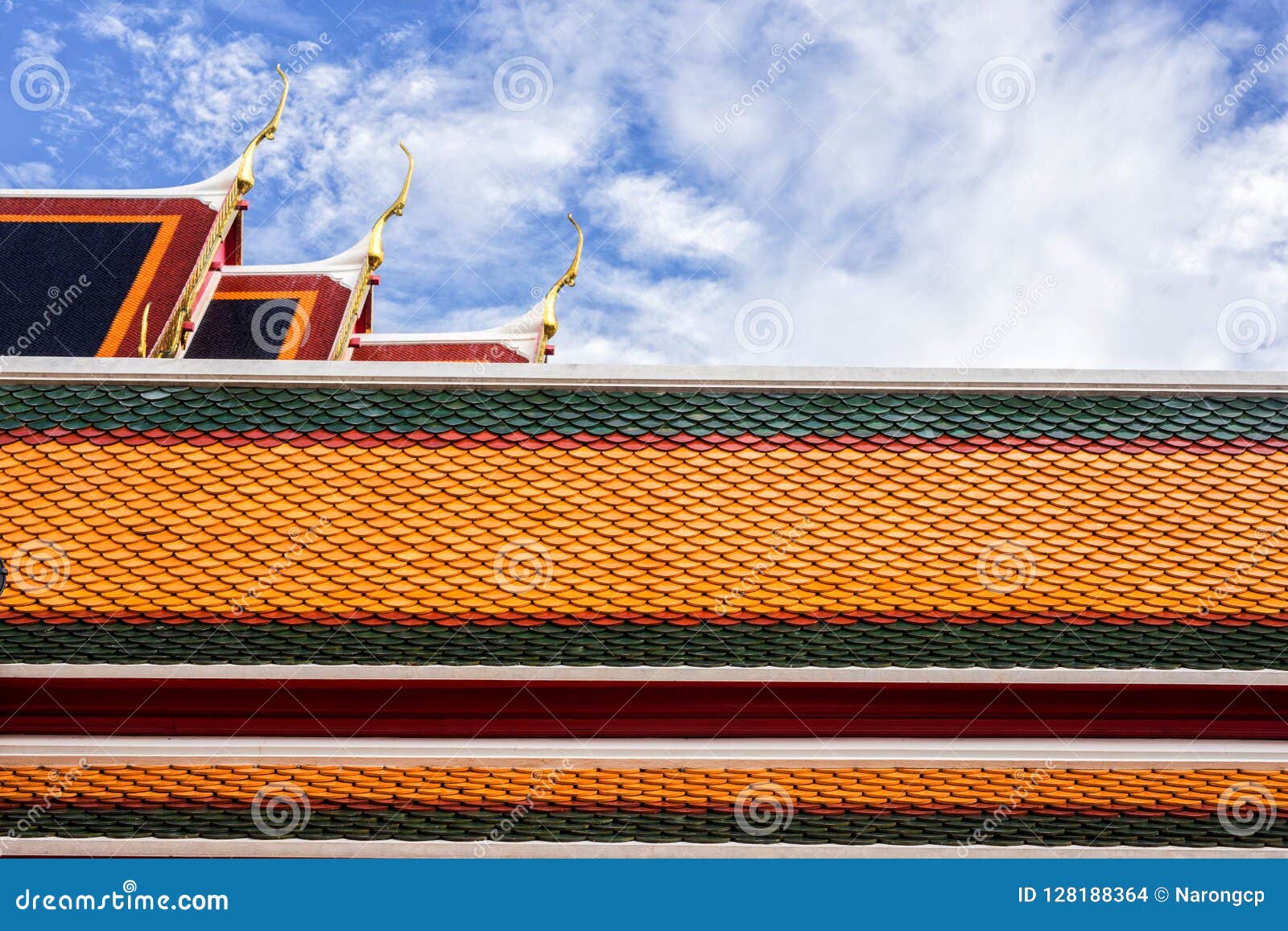 Dak Van Thaise Tempel Met Geveltoptop Stock Foto - Image of thais, mooi ...