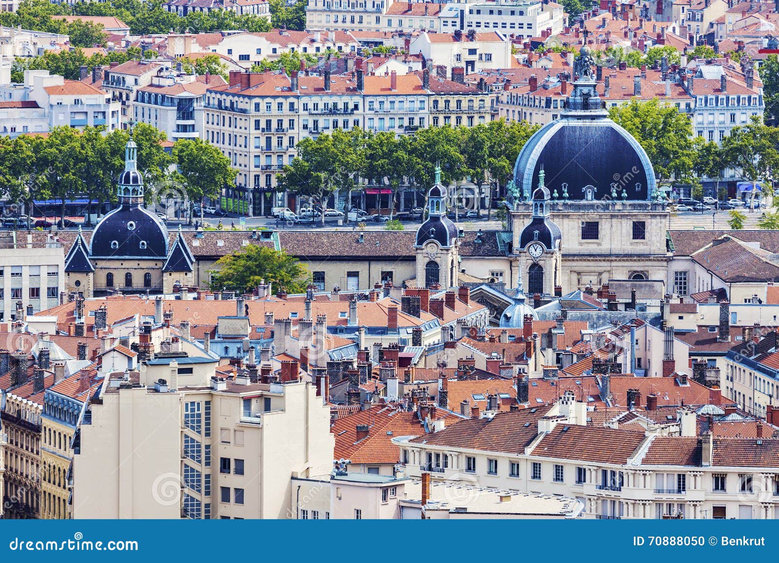 Daken van Lyon stock foto. Image of architectuur, centrum - 70888050