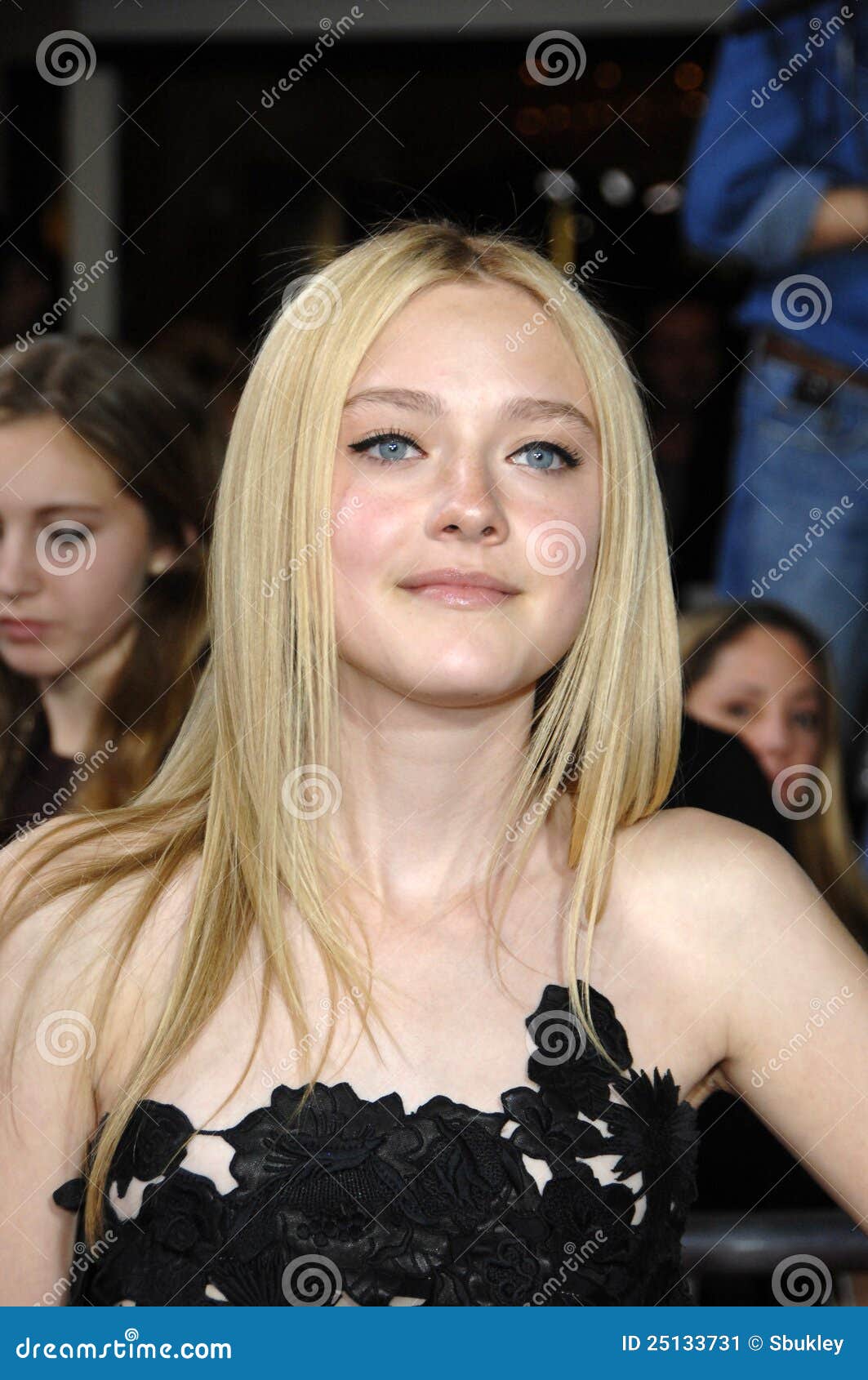 Dakota Fanning Editorial Image | CartoonDealer.com #168520116