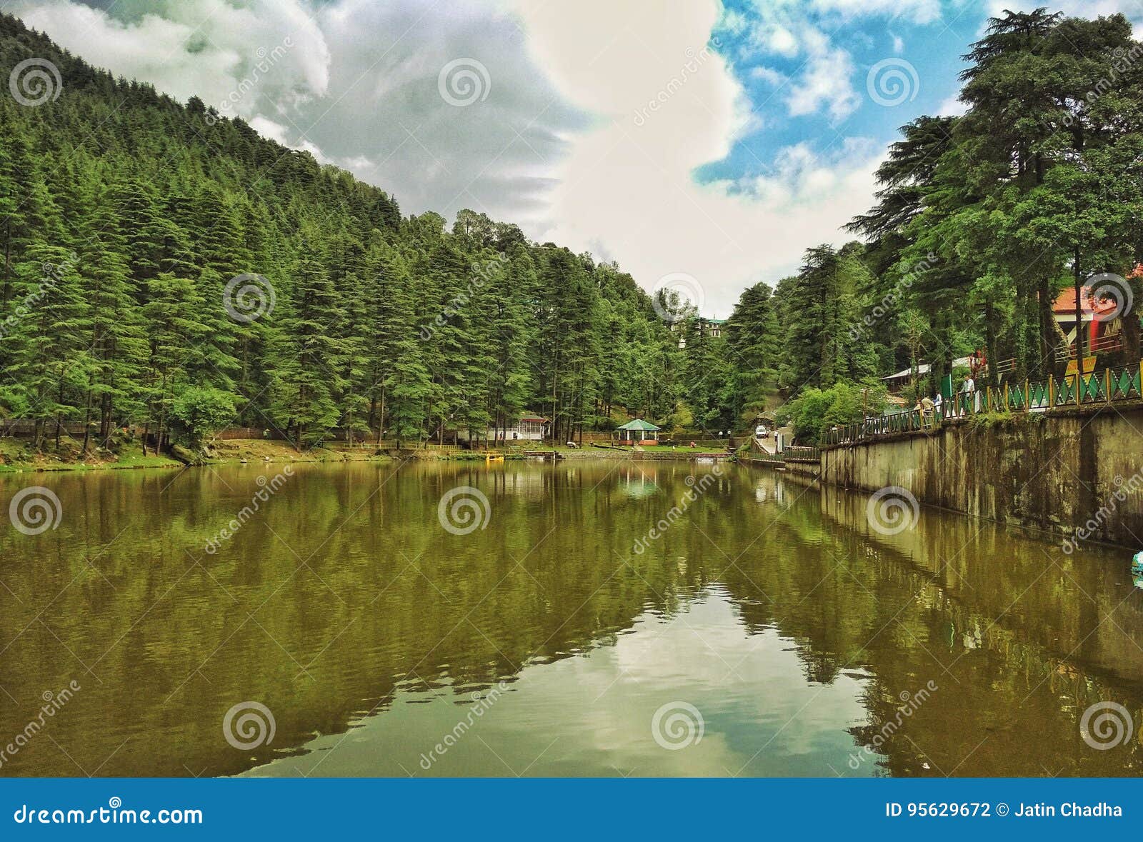 Dal Lake, Dharamshala, Himachal Pradesh Stock Foto - Image of mooi ...