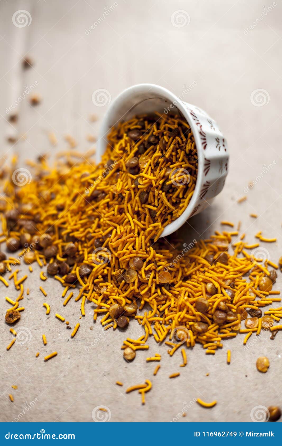 Dal Mooth Lub Dal Muth W Pucharze Obraz Stock - Obraz złożonej z ...