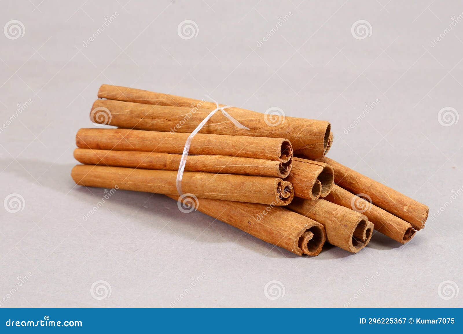 Dalchini or Cinnamon Powder Stock Image - Image of organic, spice ...