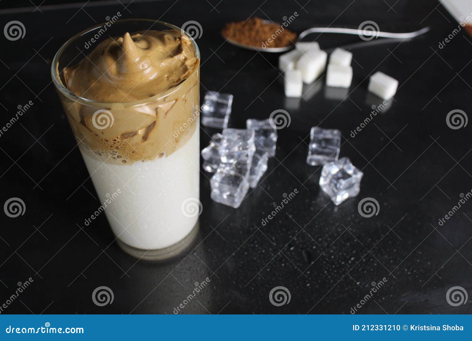Dalgon Coffee Milk with Coffee Coffee Foam and Cooking Ice Sugar Coffee ...