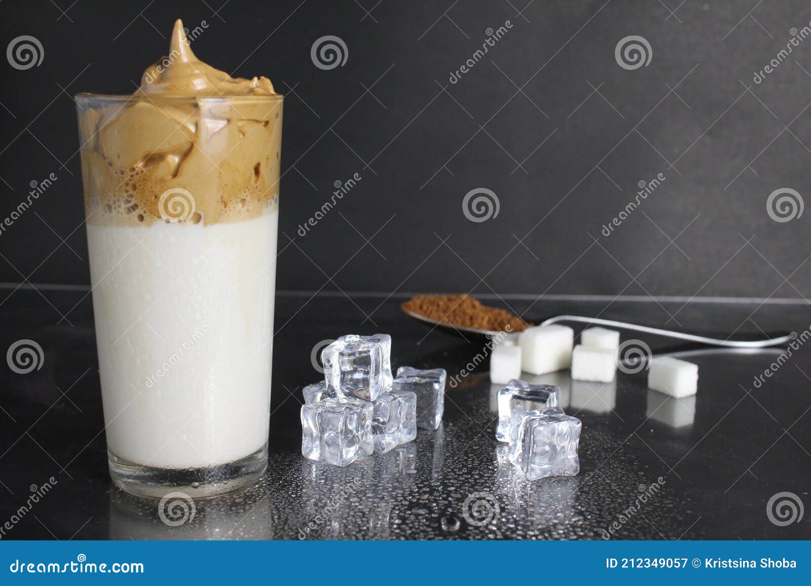 Dalgon Coffee Milk with Coffee Coffee Foam and Cooking Ice Sugar Coffee ...