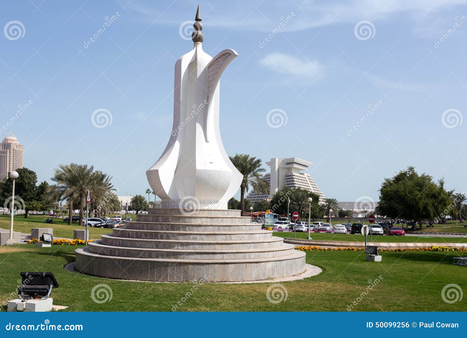 Dallah Coffee Pot Sculpture In Doha, Qatar Editorial Image ...