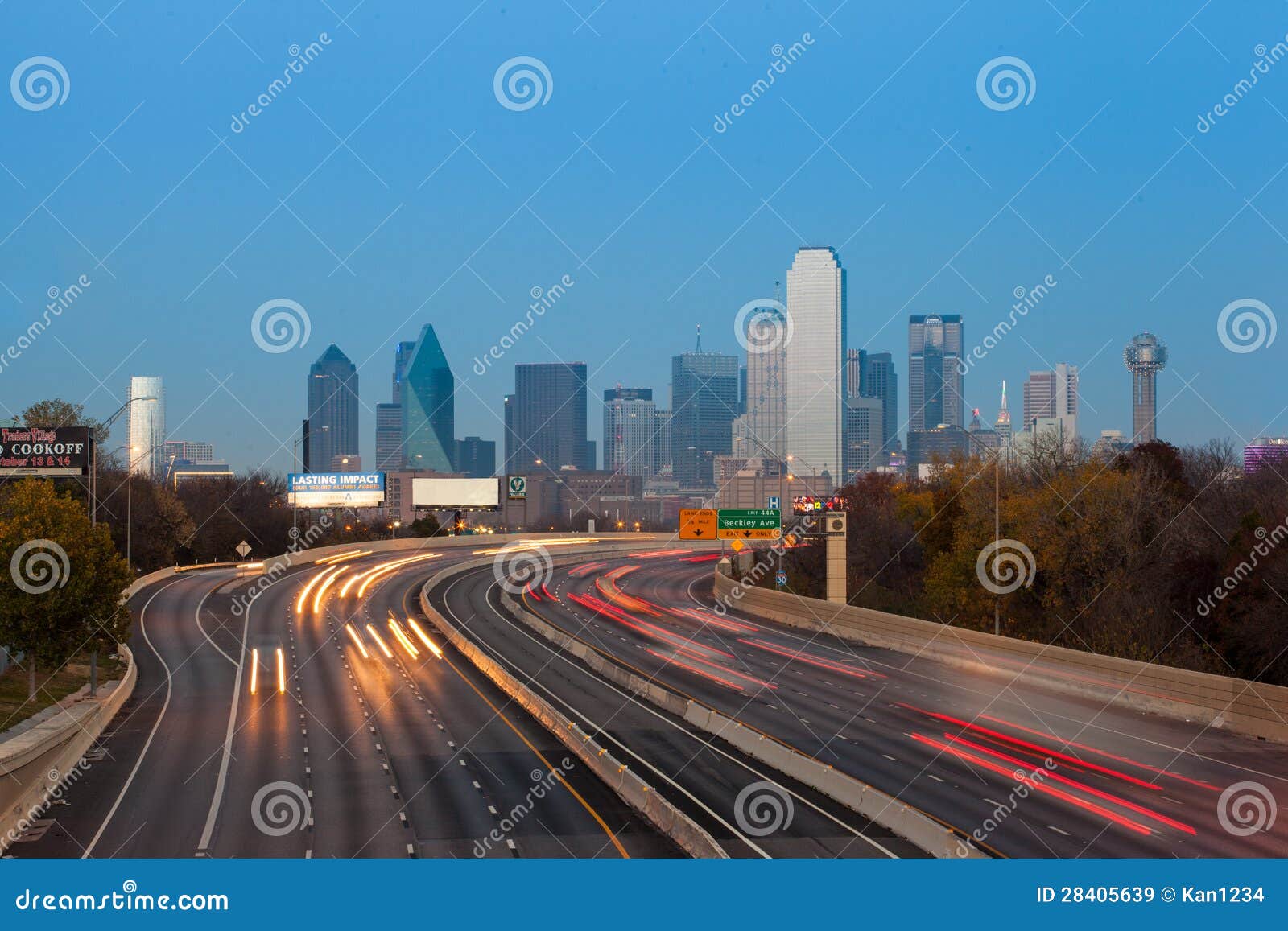 Dallas City Skyline editorial stock image. Image of texas - 28405639