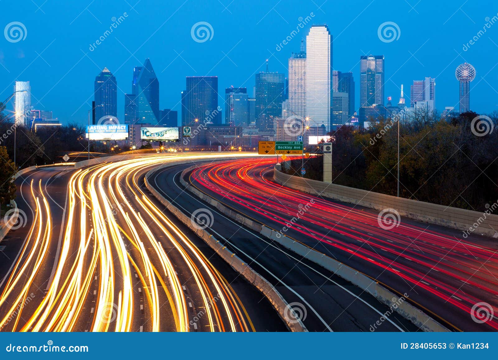 Dallas City Skyline editorial stock photo. Image of highway - 28405653