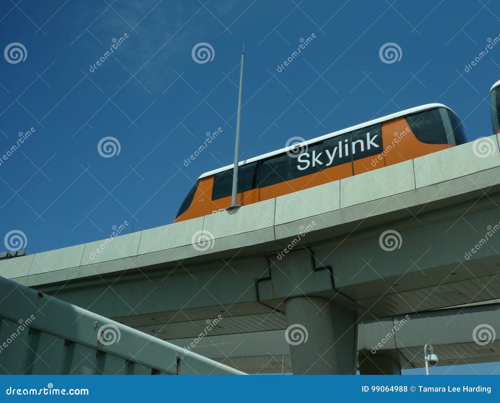 Dallas Fort Worth Airport, Skylink Foto de archivo editorial - Imagen ...