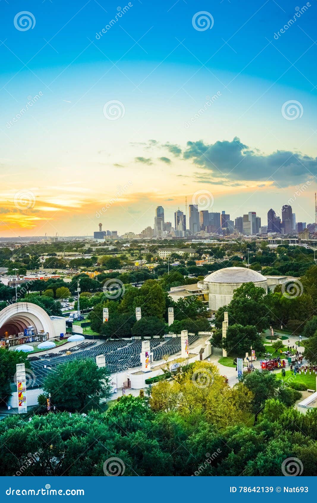 Dallas Skyline Sunset image stock éditorial. Image of sunrise - 78642139