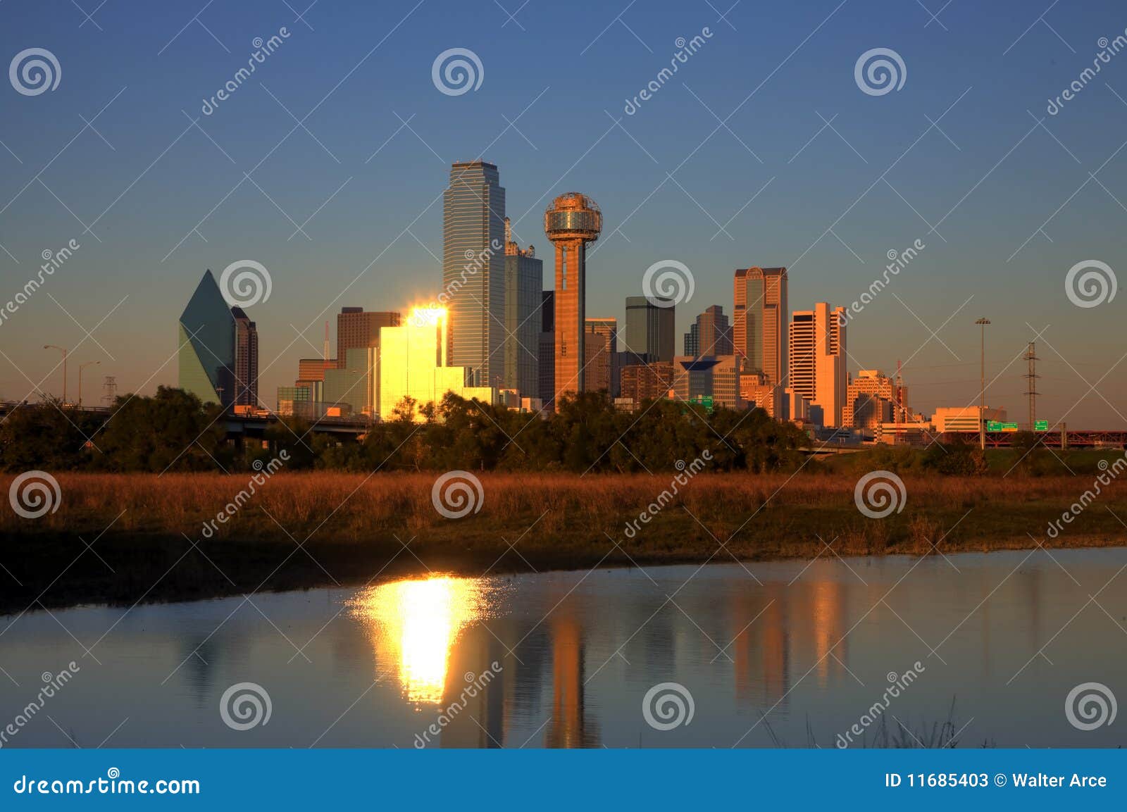 Dallas, TX Skyline at Dusk stock image. Image of ball - 11685403