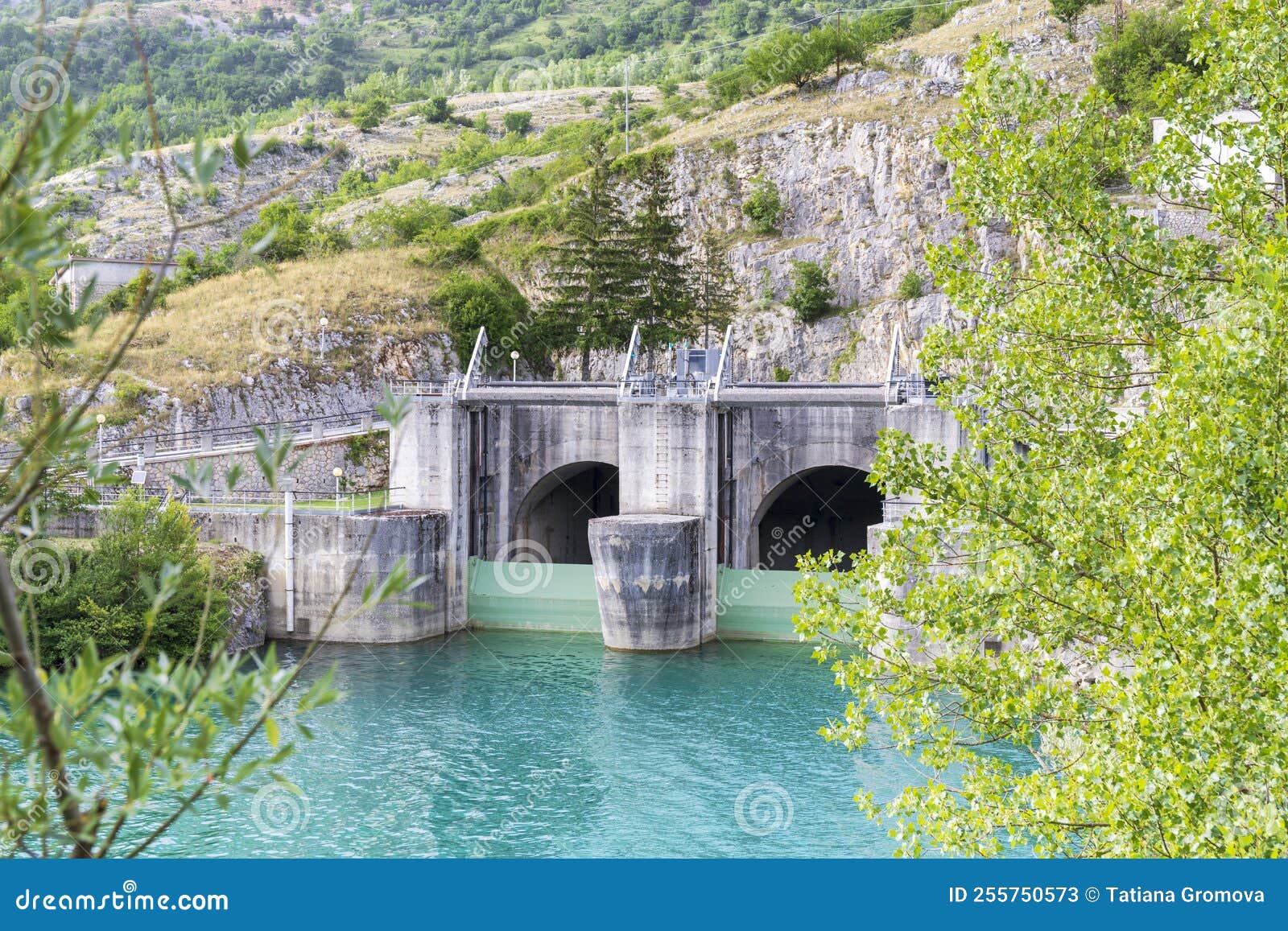 The Dam of the Lake of Barrea, Abruzzo Stock Image - Image of water ...