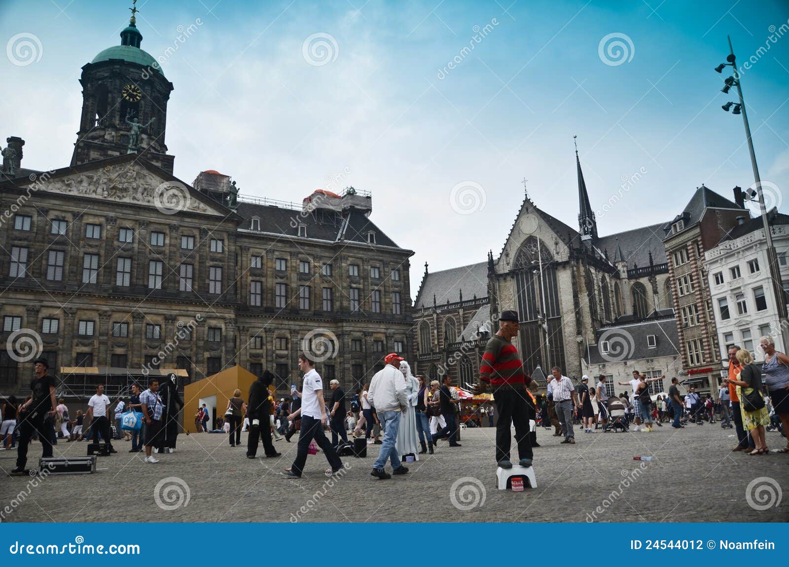 Dam Square in Amsterdam editorial photography. Image of tourists - 24544012