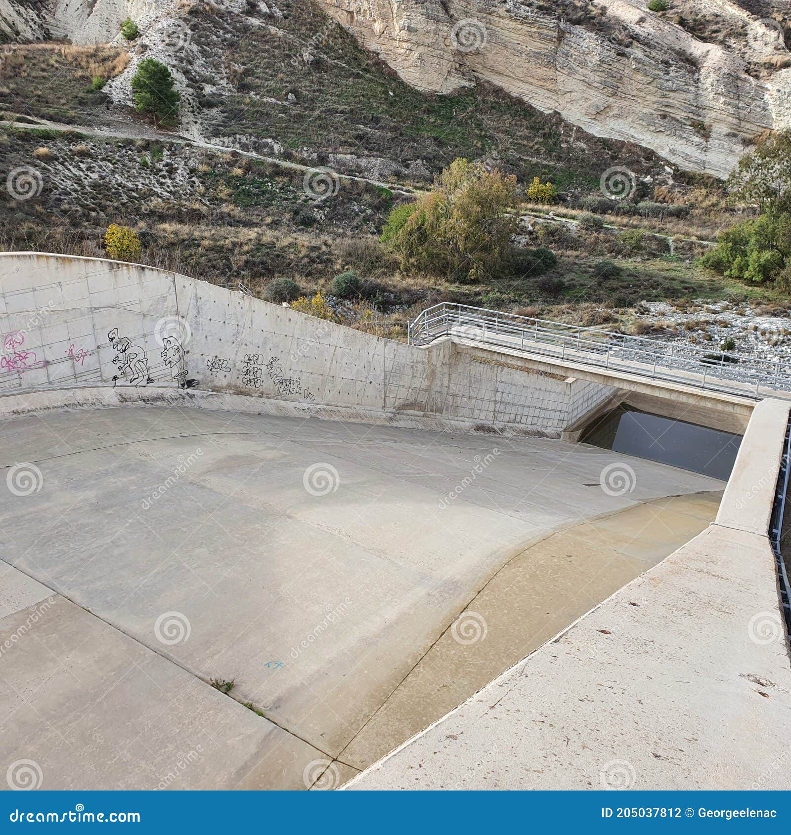 The Dam of Tamassos in the Village of Pera of Orini Stock Photo - Image ...