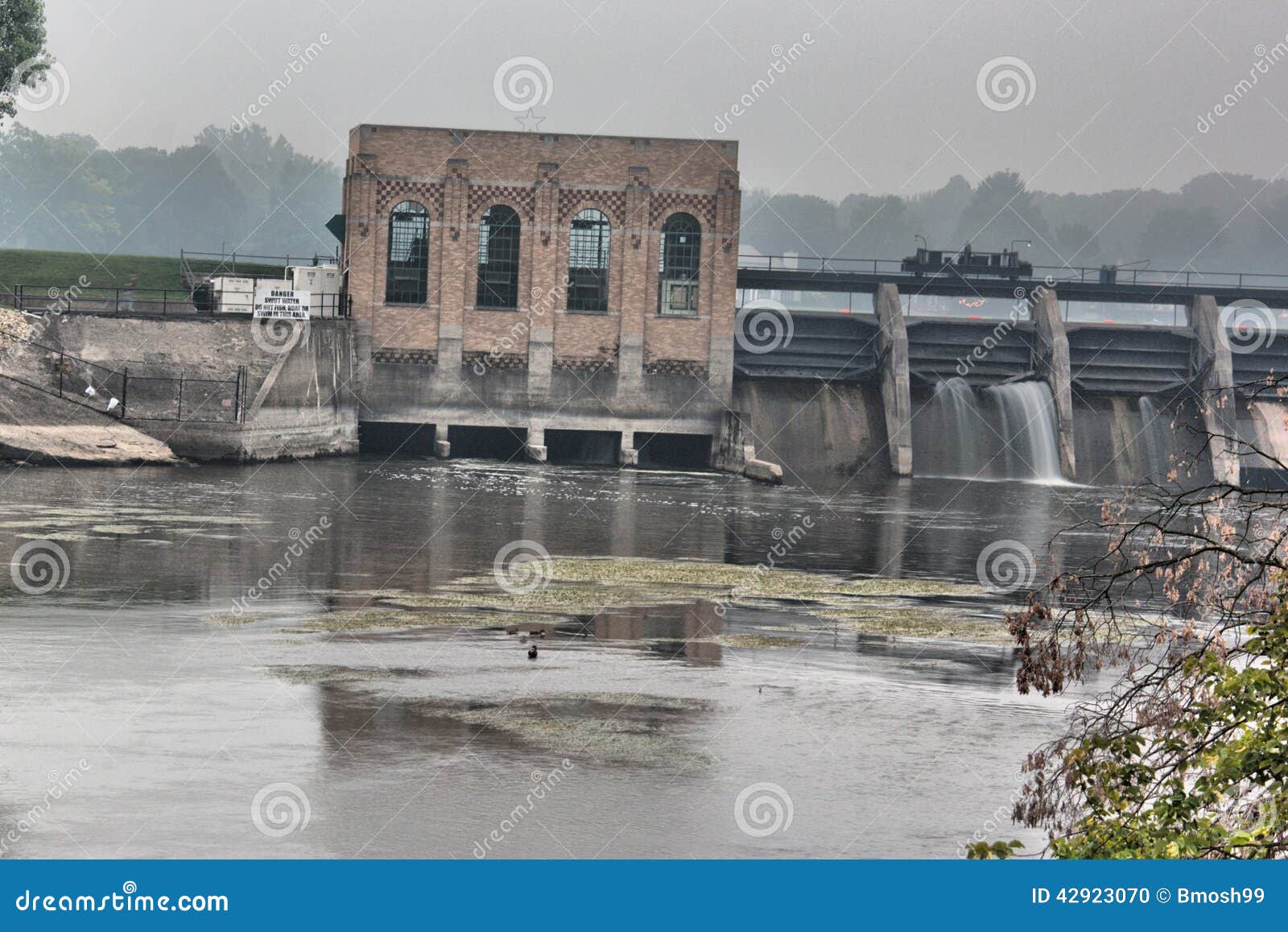 Dam editorial image. Image of river, county, thornapple - 42923070