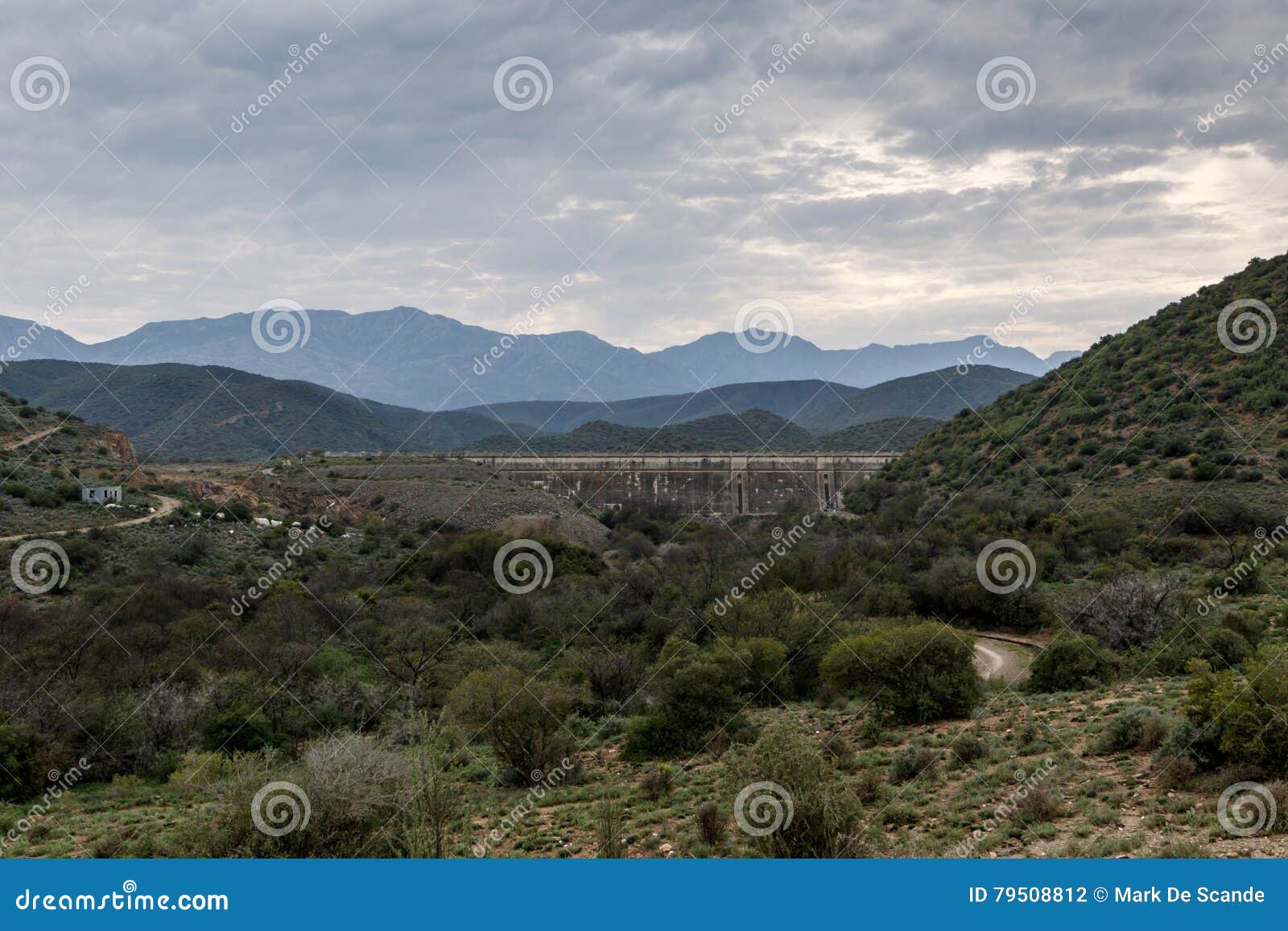 Dam wall at Calitzdorp stock photo. Image of horizon - 79508812
