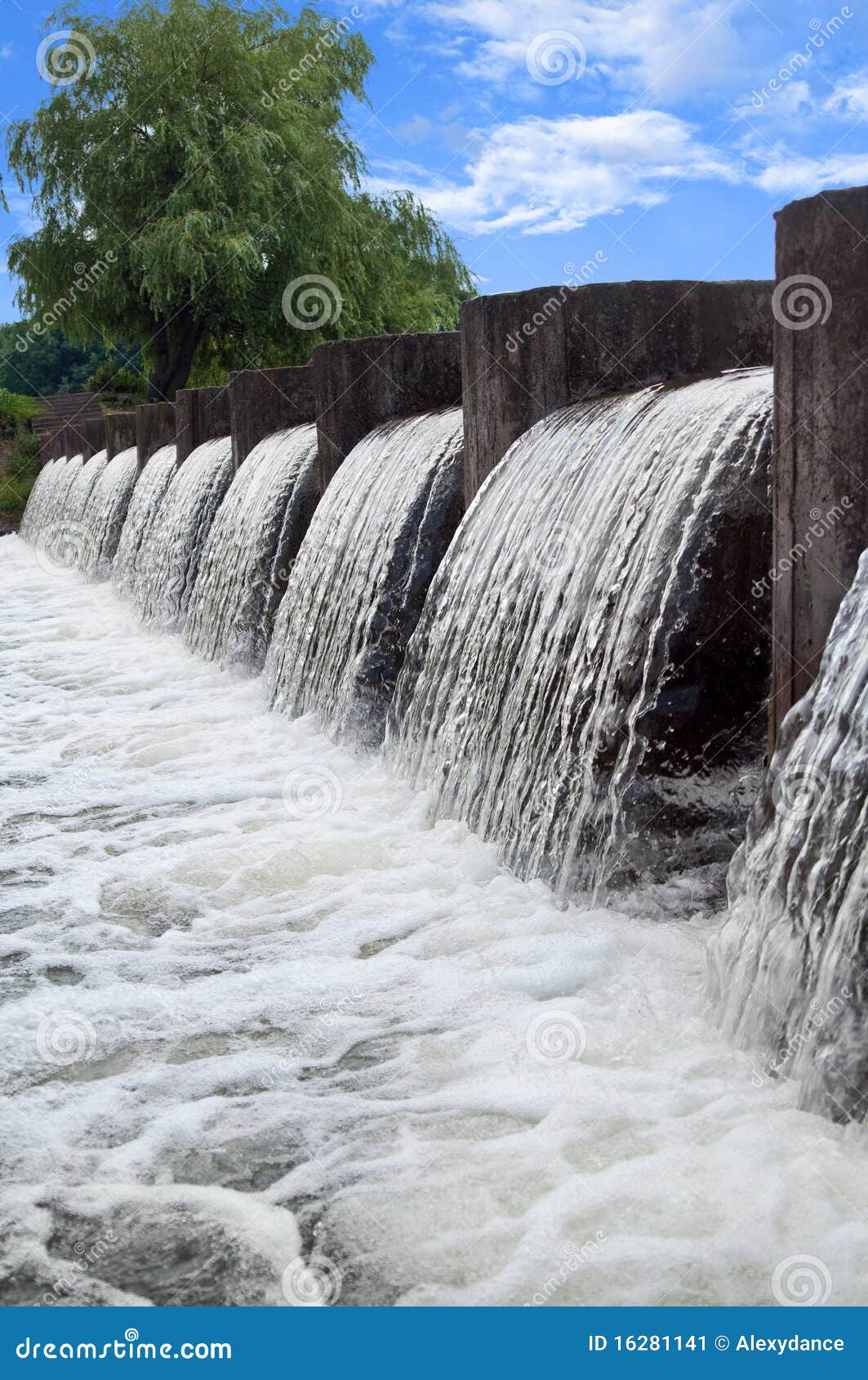 Dam and waterfall stock image. Image of colors, scary - 16281141