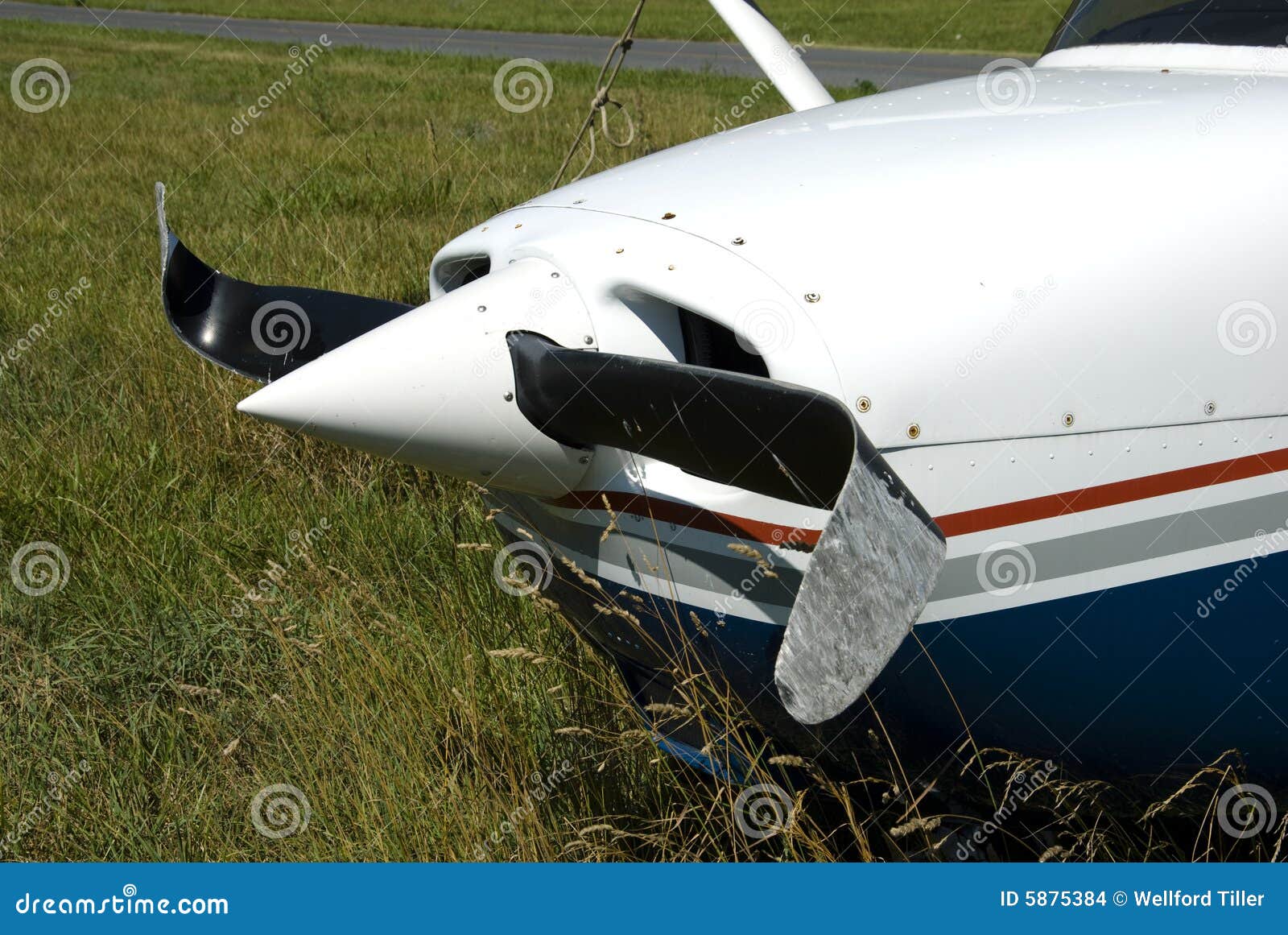 Damaged Airplane Picture. Image: 5875384