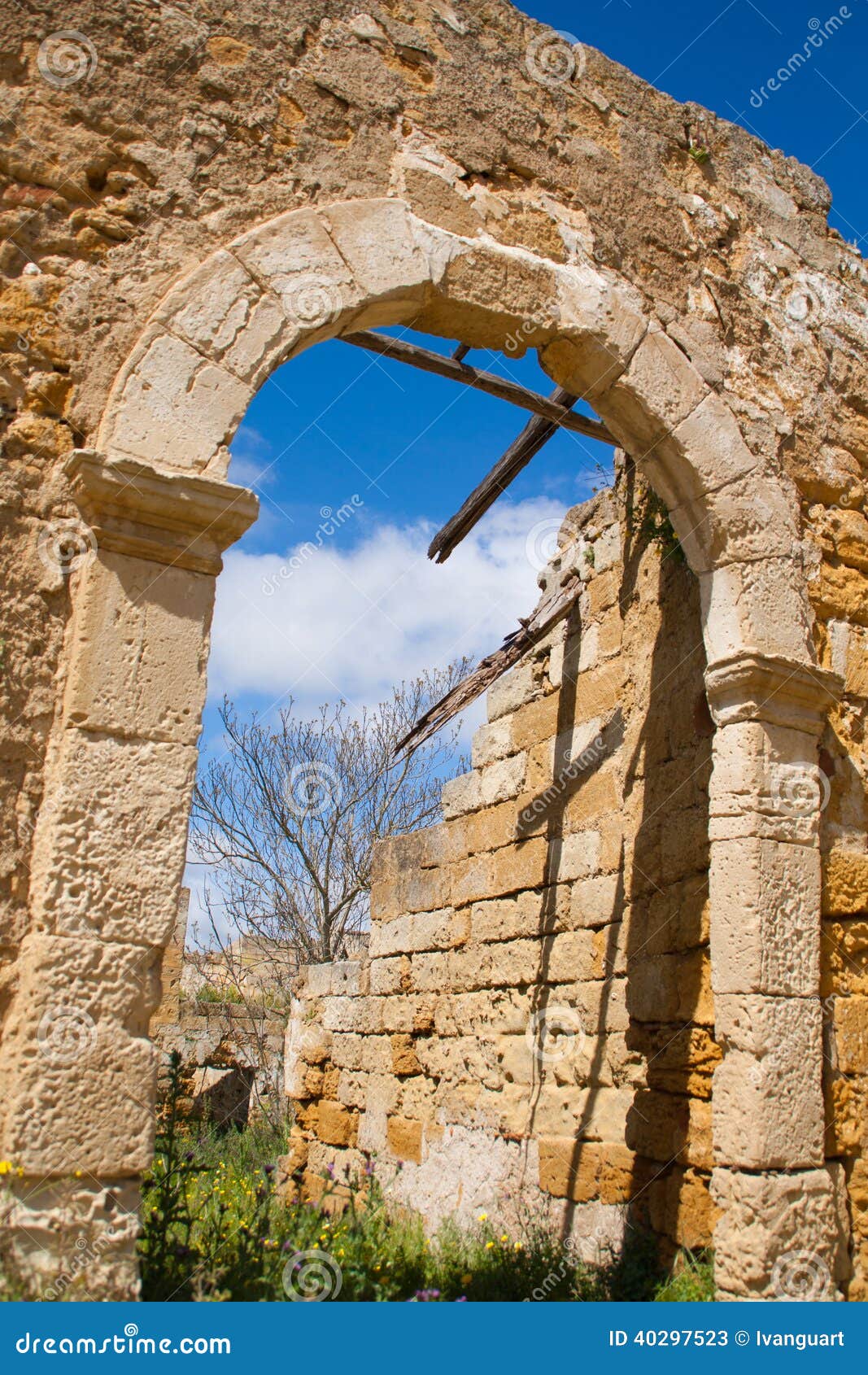 Damaged arch stock image. Image of travel, margherita - 40297523