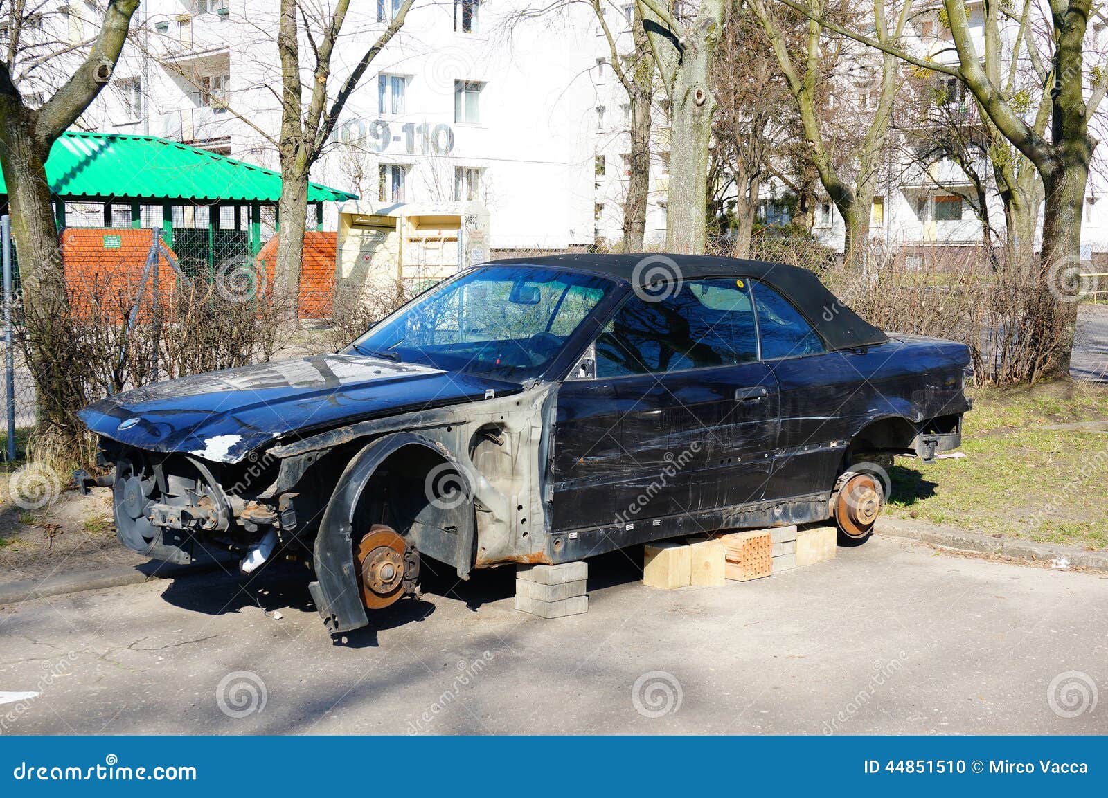 Damaged car editorial image. Image of damaged, parking - 44851510