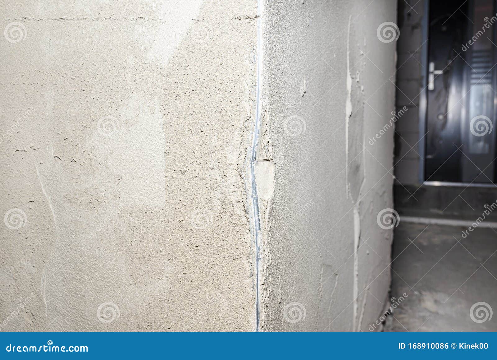 Damaged Corners of Plastered Walls, Visible Aluminum Corner. Stock ...