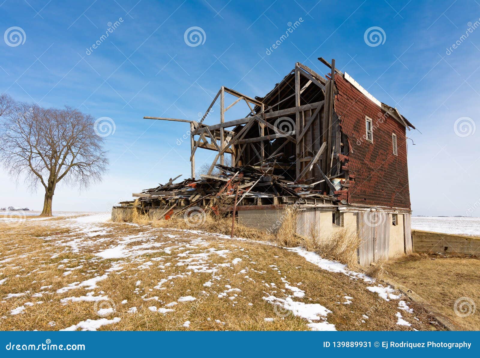 Damaged home stock image. Image of abandoned, exterior - 139889931