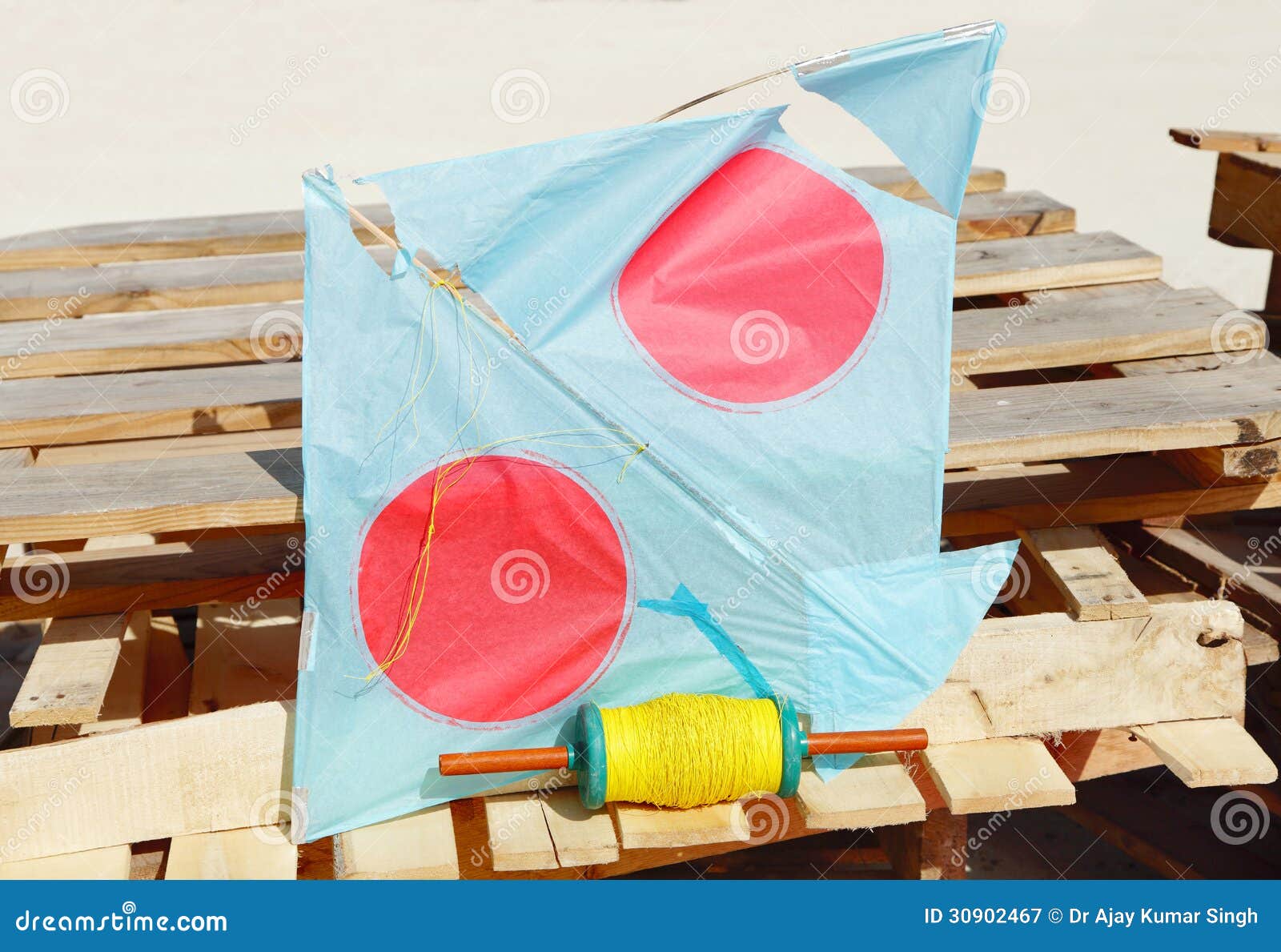 A damaged kite stock image. Image of outdoor, freedom - 30902467