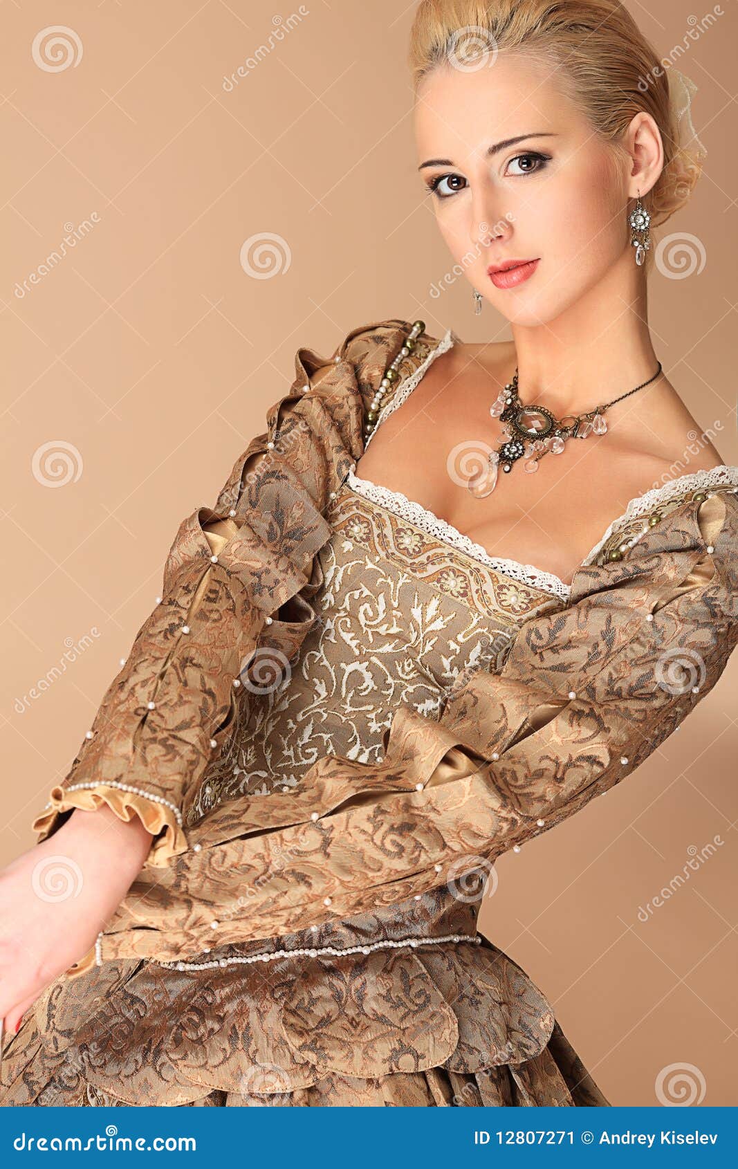 Dame in Middeleeuwse Kleding Stock Afbeelding - Image of dame, europees ...