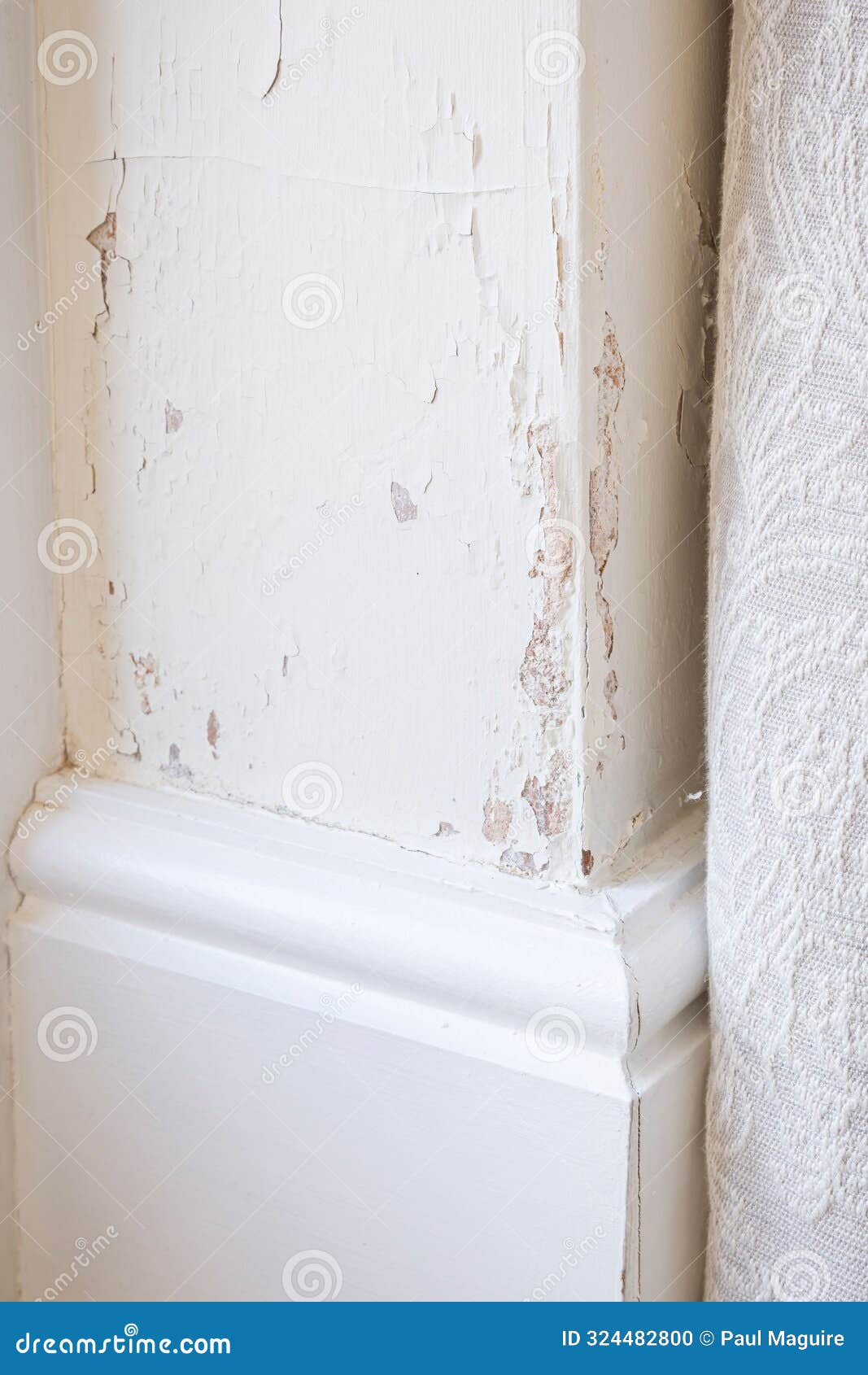 Rising Damp (damp Penetration) in Solid Brick Wall of a UK Home Stock ...