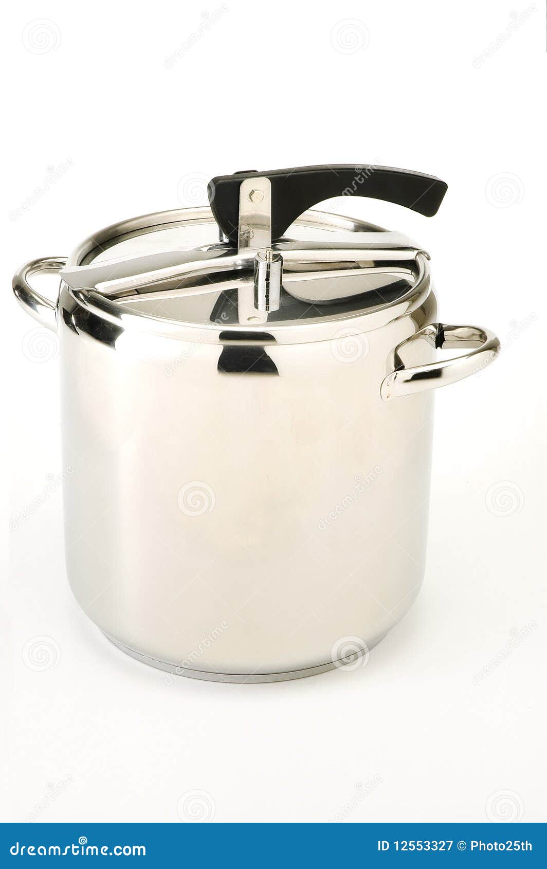 Dampfkochtopf stockbild. Bild von küchenbedarf, nachricht - 12553327