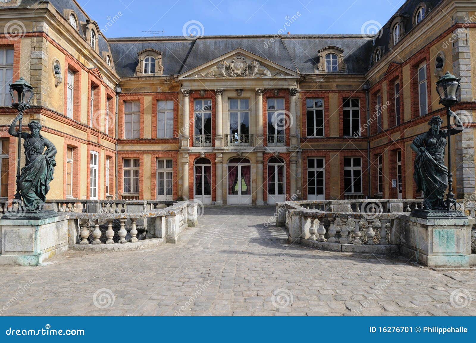 Dampierre image stock. Image du france, vieux, architecture - 16276701