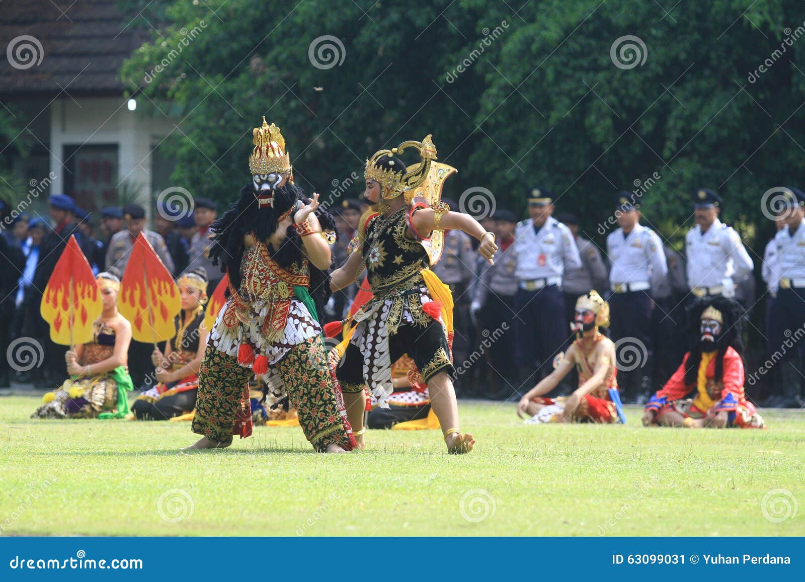 Dança de Buto Cakil foto editorial. Imagem de presente - 63099031