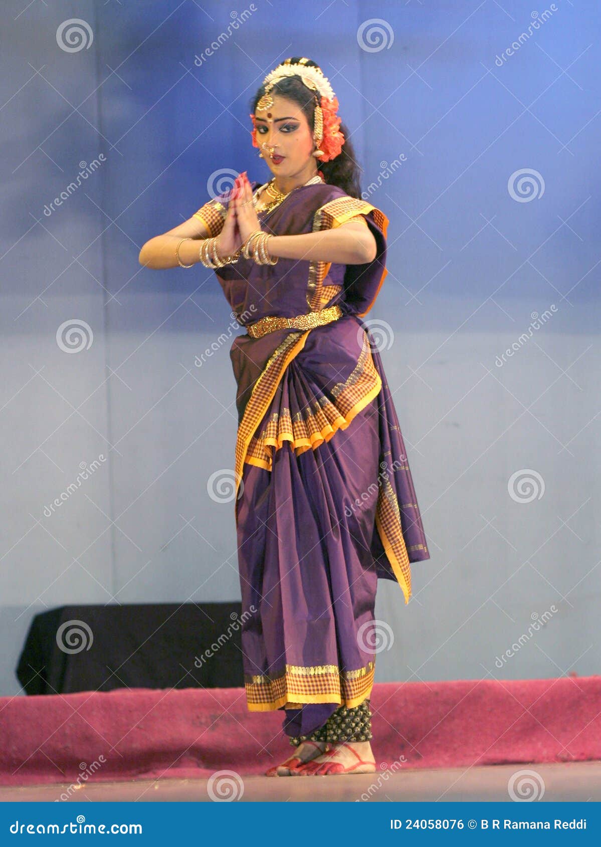 Dança indiana foto editorial. Imagem de hindu, drama - 24058076