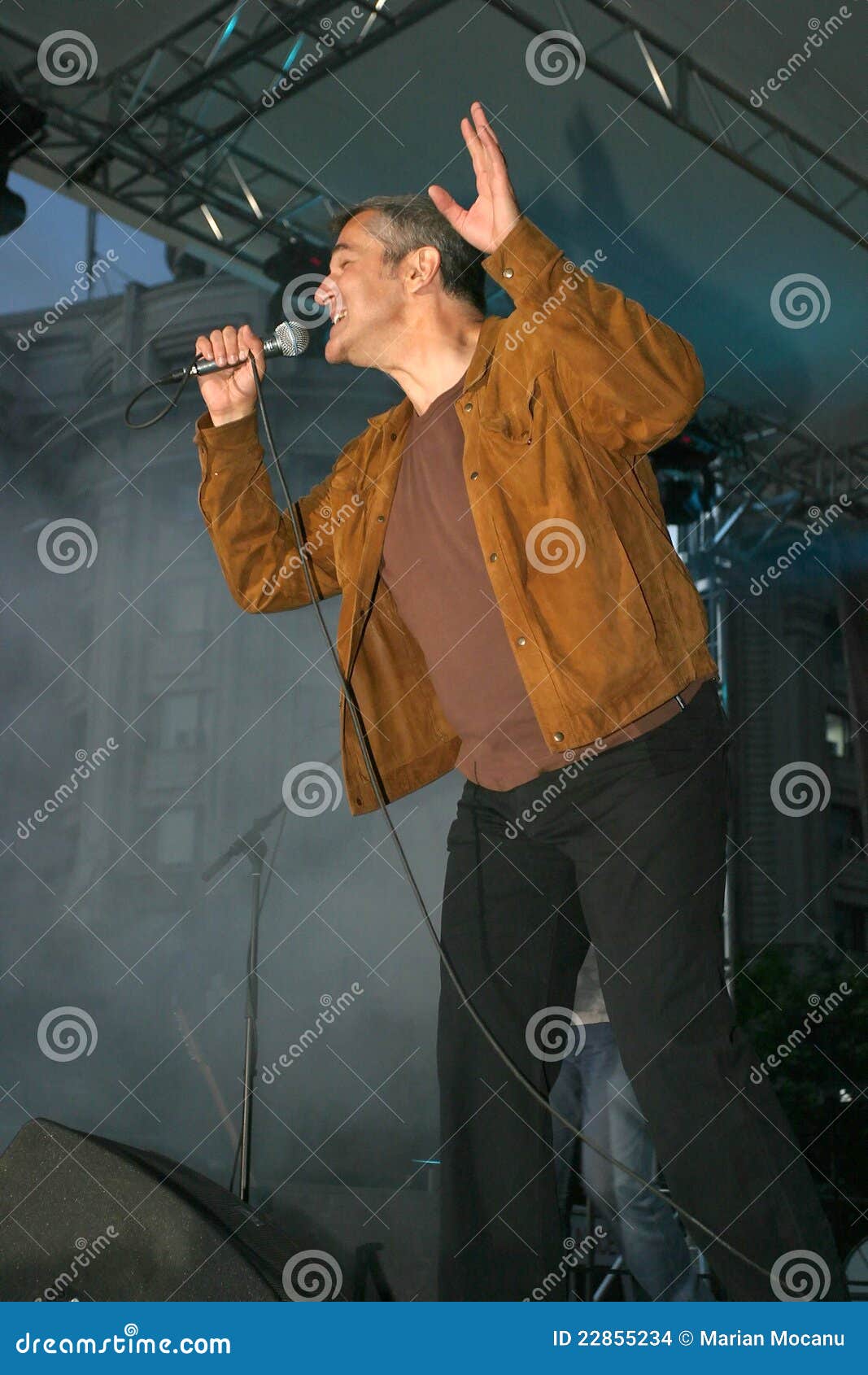 Dan Bitman editorial stock image. Image of presenter - 22855234