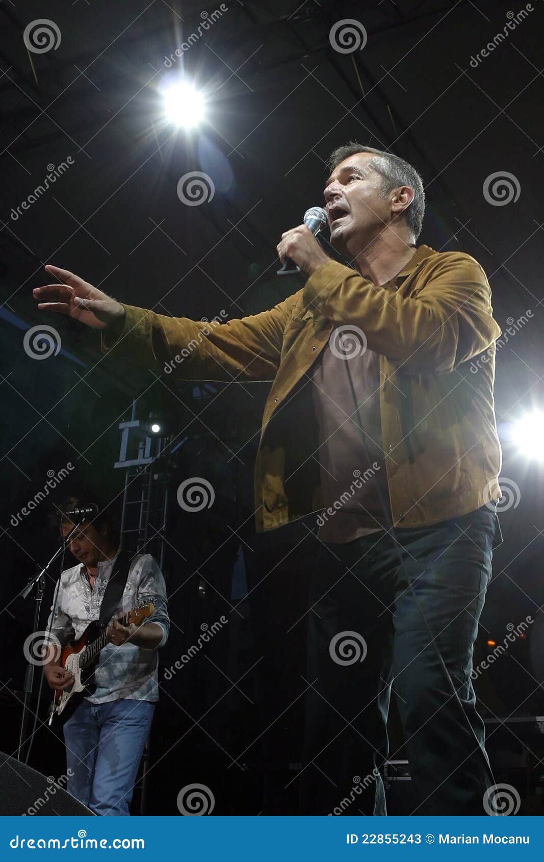 Dan Bitman editorial stock photo. Image of singer, festival - 22855243