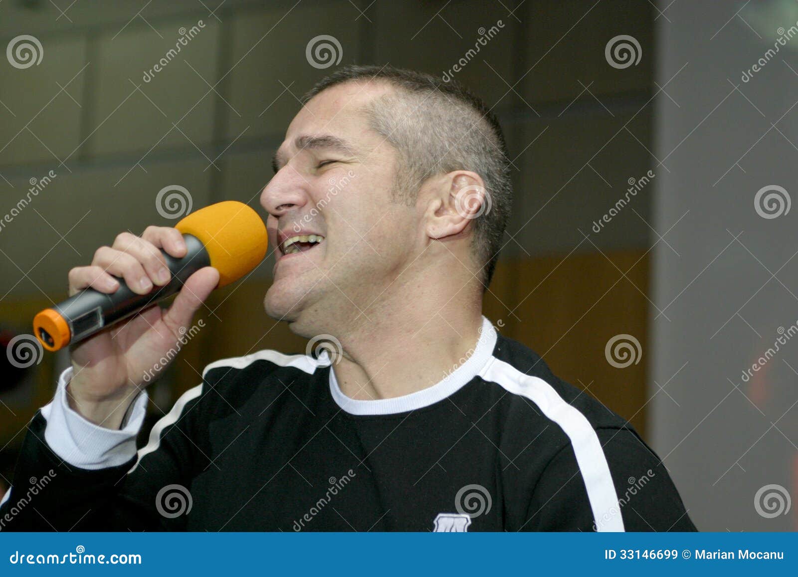 Dan Bitman editorial stock image. Image of rock, smile - 33146699