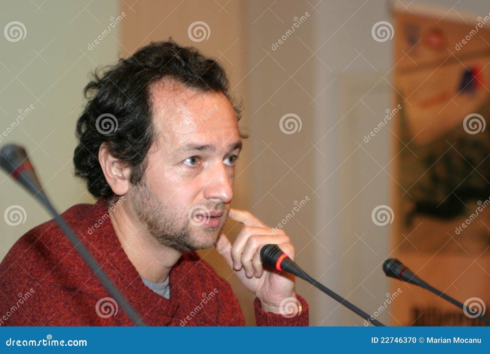 Dan Puric editorial image. Image of courtain, puric, portret - 22746370