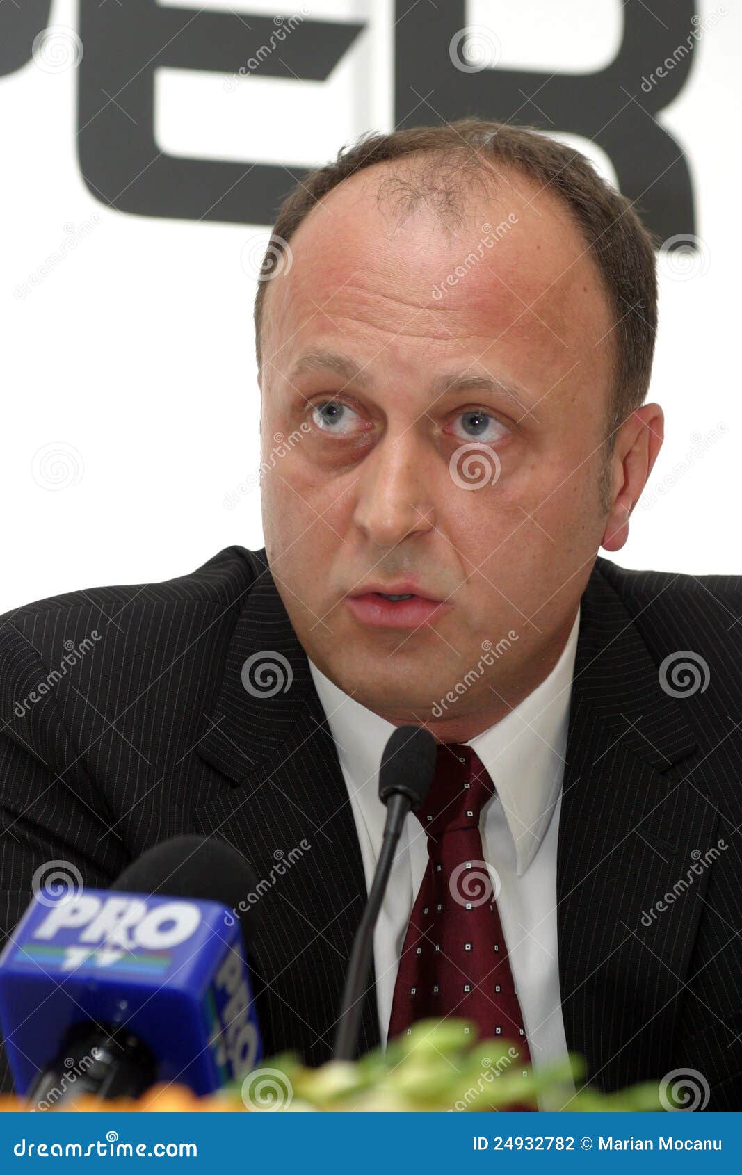 Dan Sucu editorial photography. Image of face, wood, chief - 24932782