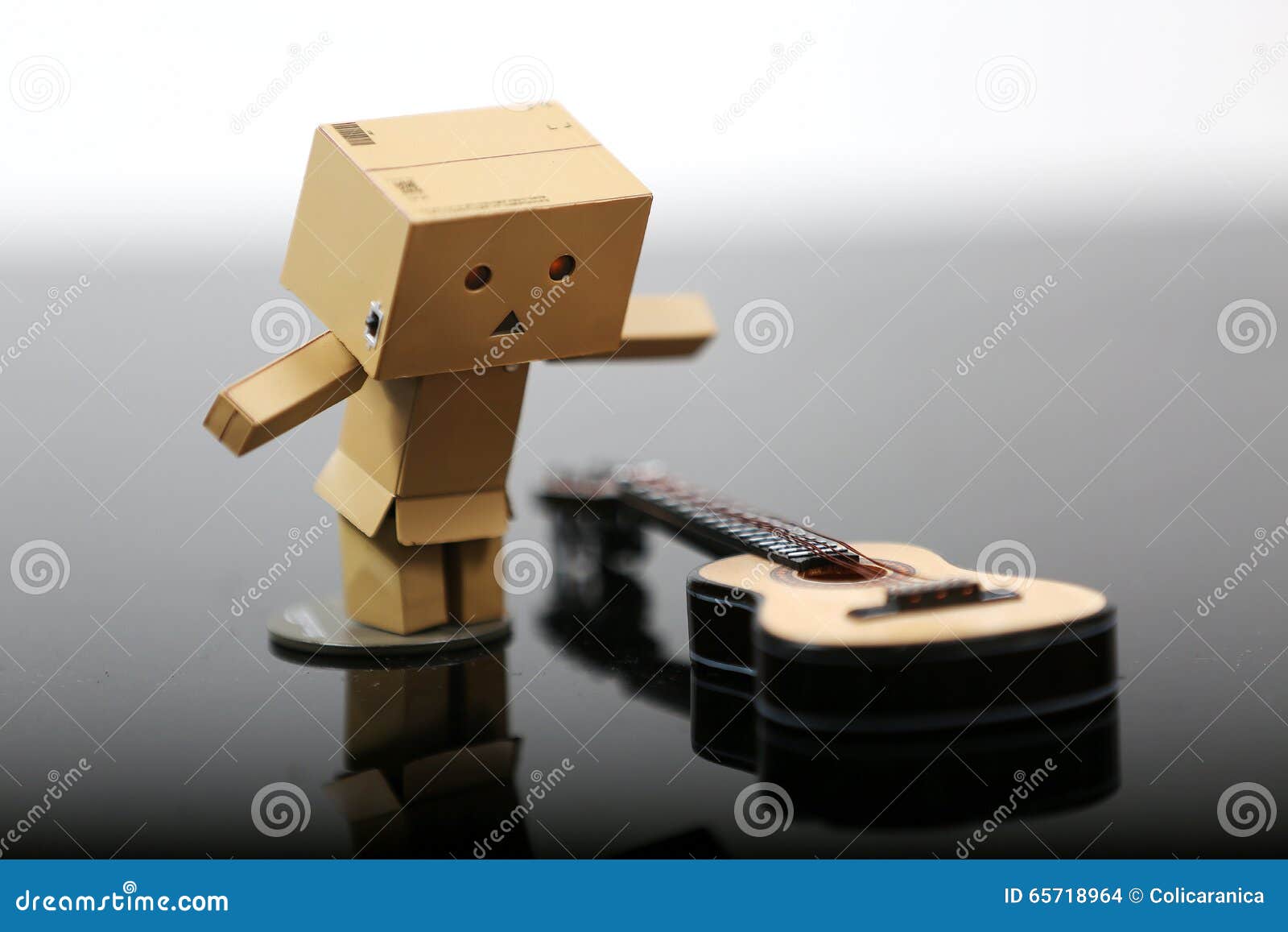 Danbo Danboard Papercraft Editorial Image | CartoonDealer.com #53794372