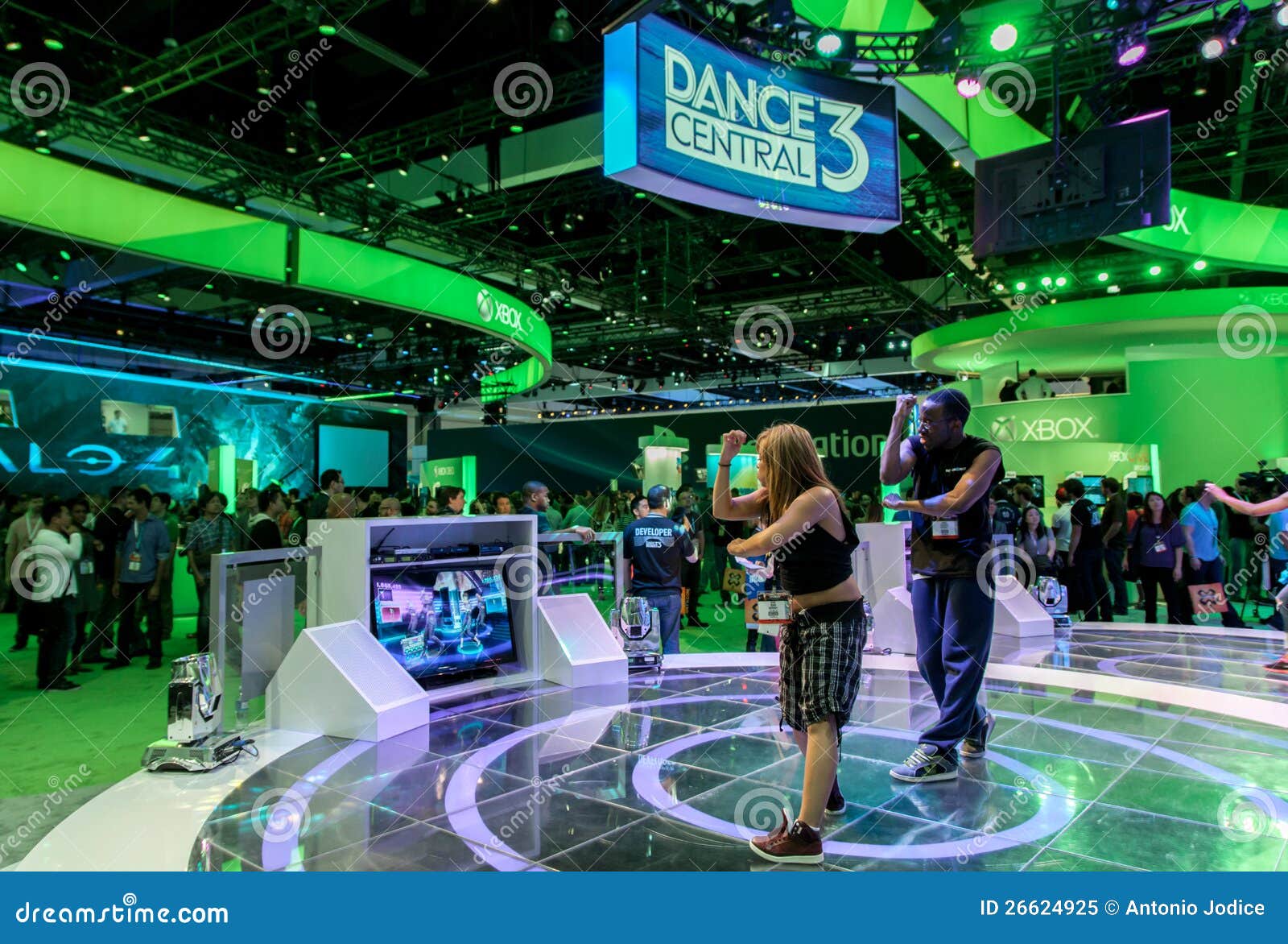 Dance Central 3 for Kinect at E3 2012 Editorial Image - Image of ...