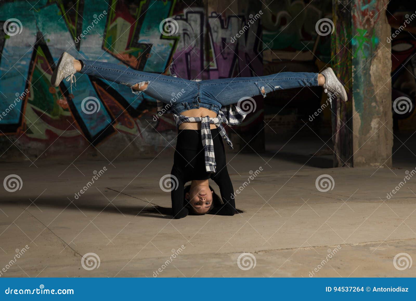 Bboy Headstand