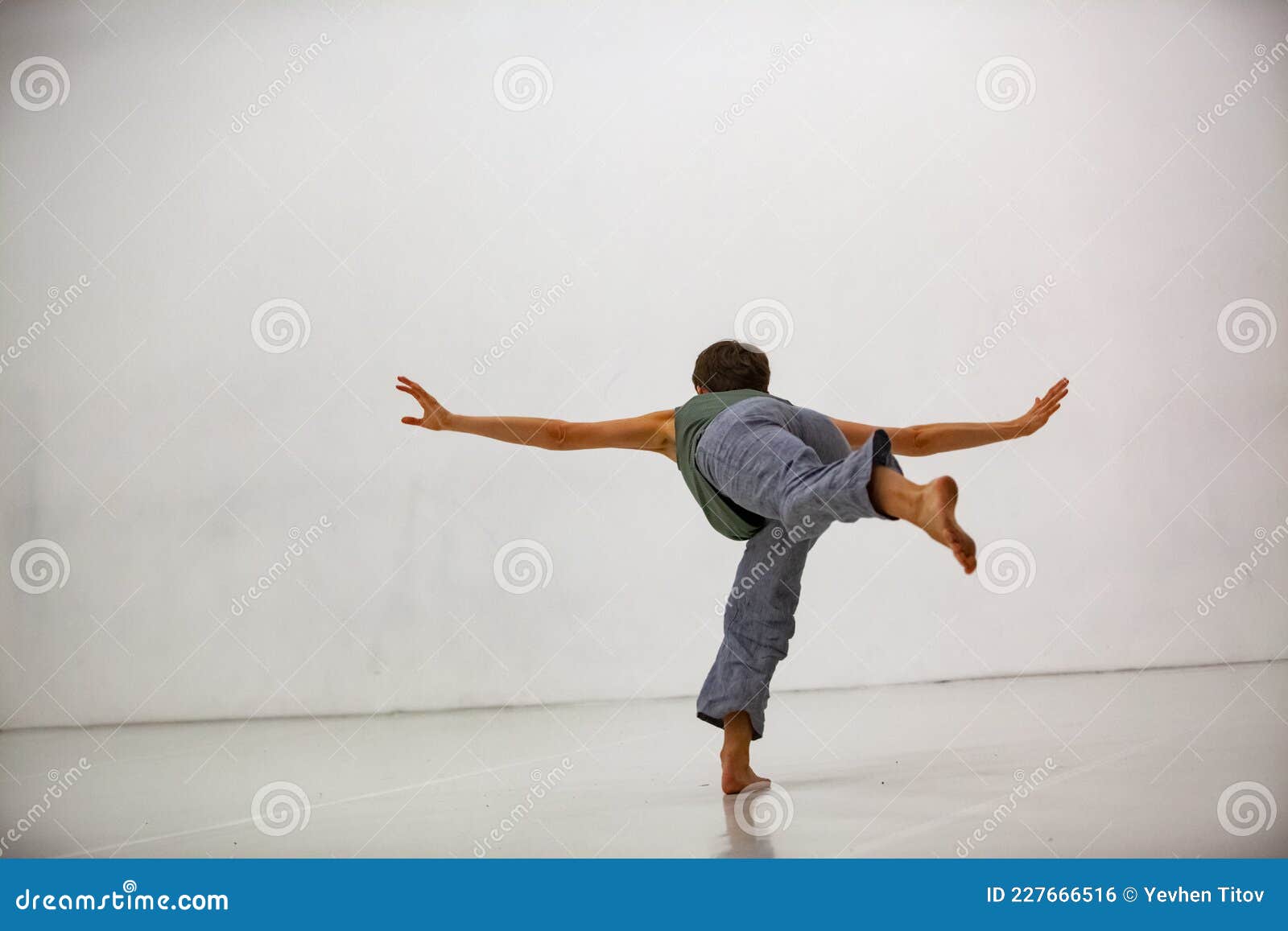Dancer Improvise in Contact. Dance Stock Photo - Image of partnering ...