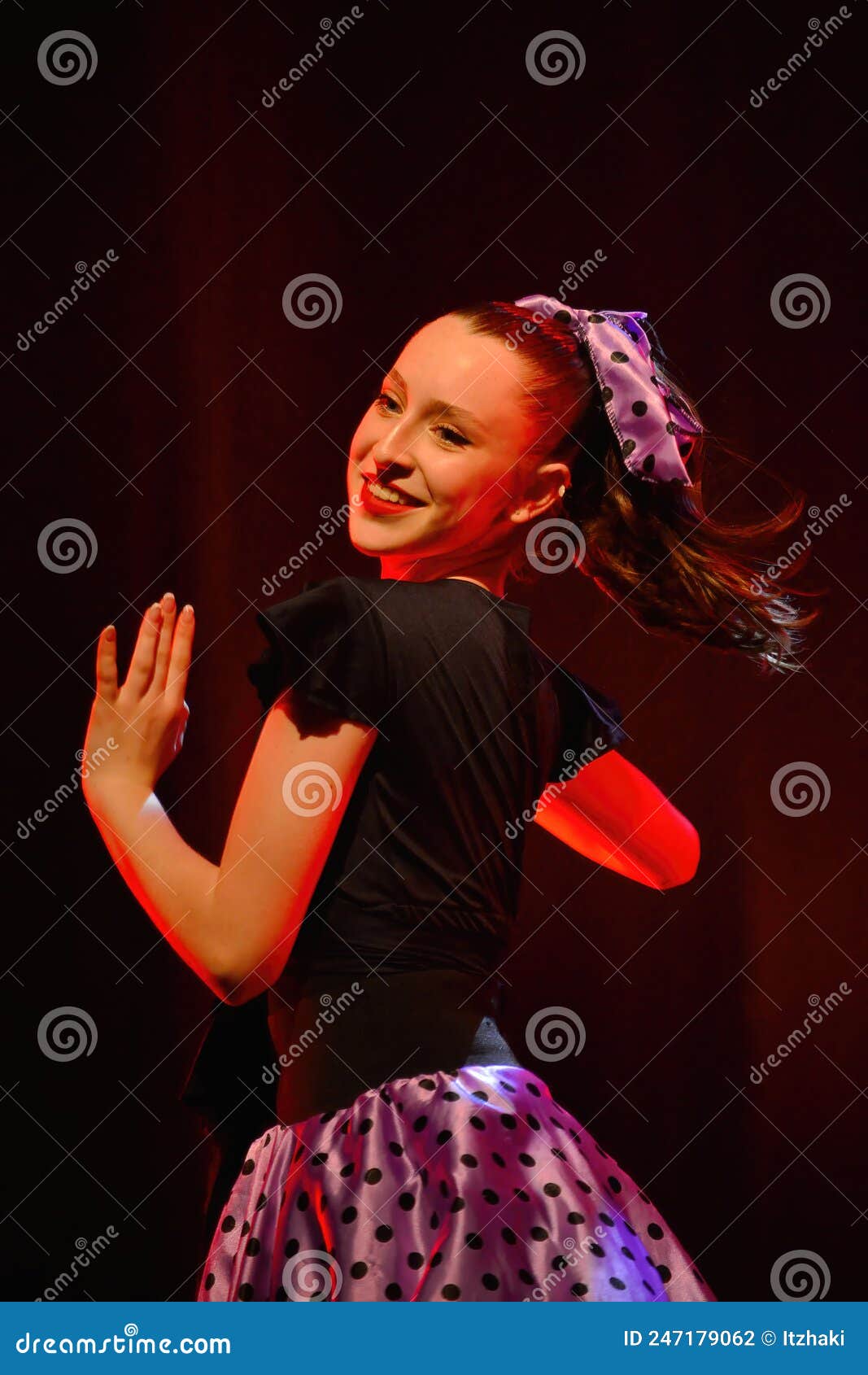 Dancer of Modern Dance Perform on Stage Stock Photo - Image of music ...