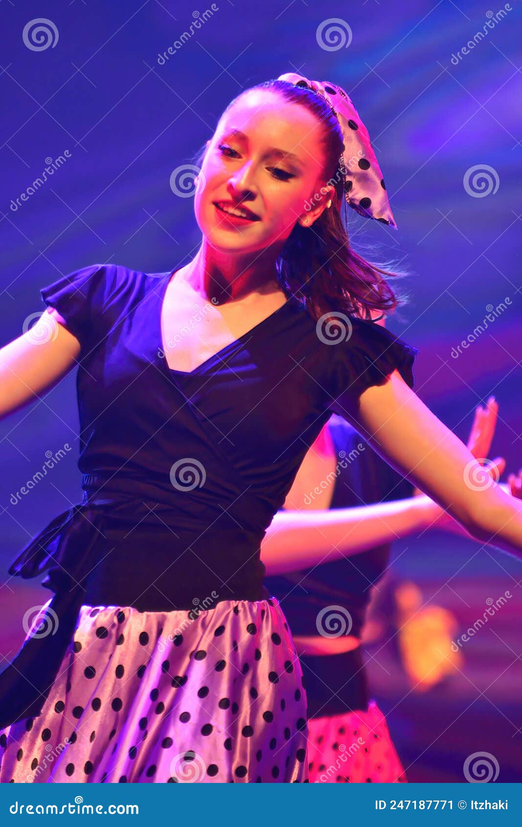 Dancer of Modern Dance Perform on Stage Stock Image - Image of young ...