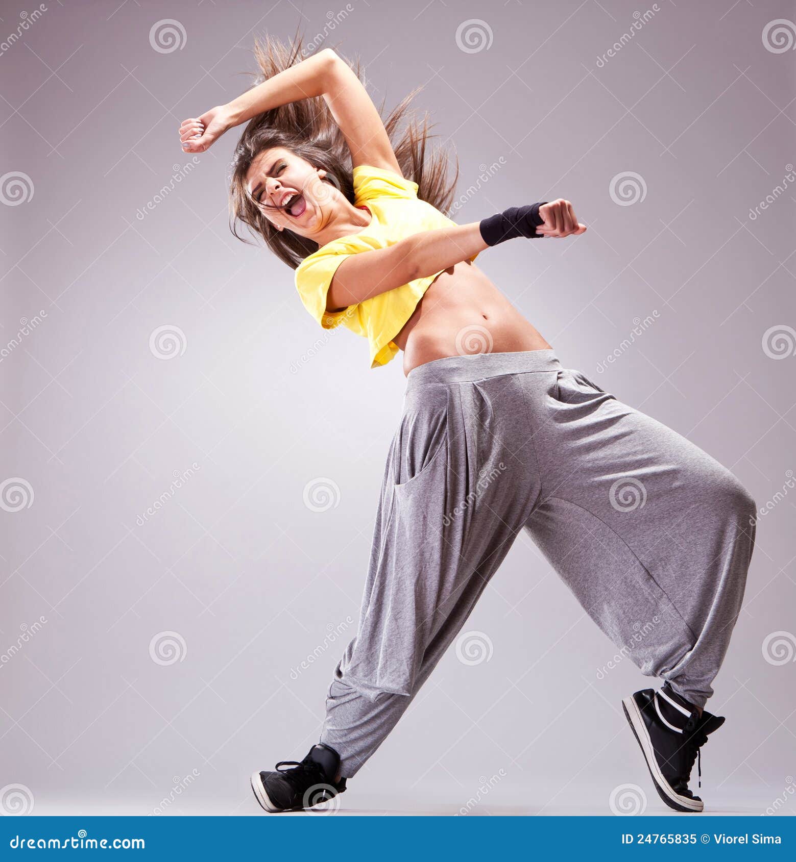 Dancer Screaming in a Beautiful Dance Move Stock Image - Image of ...
