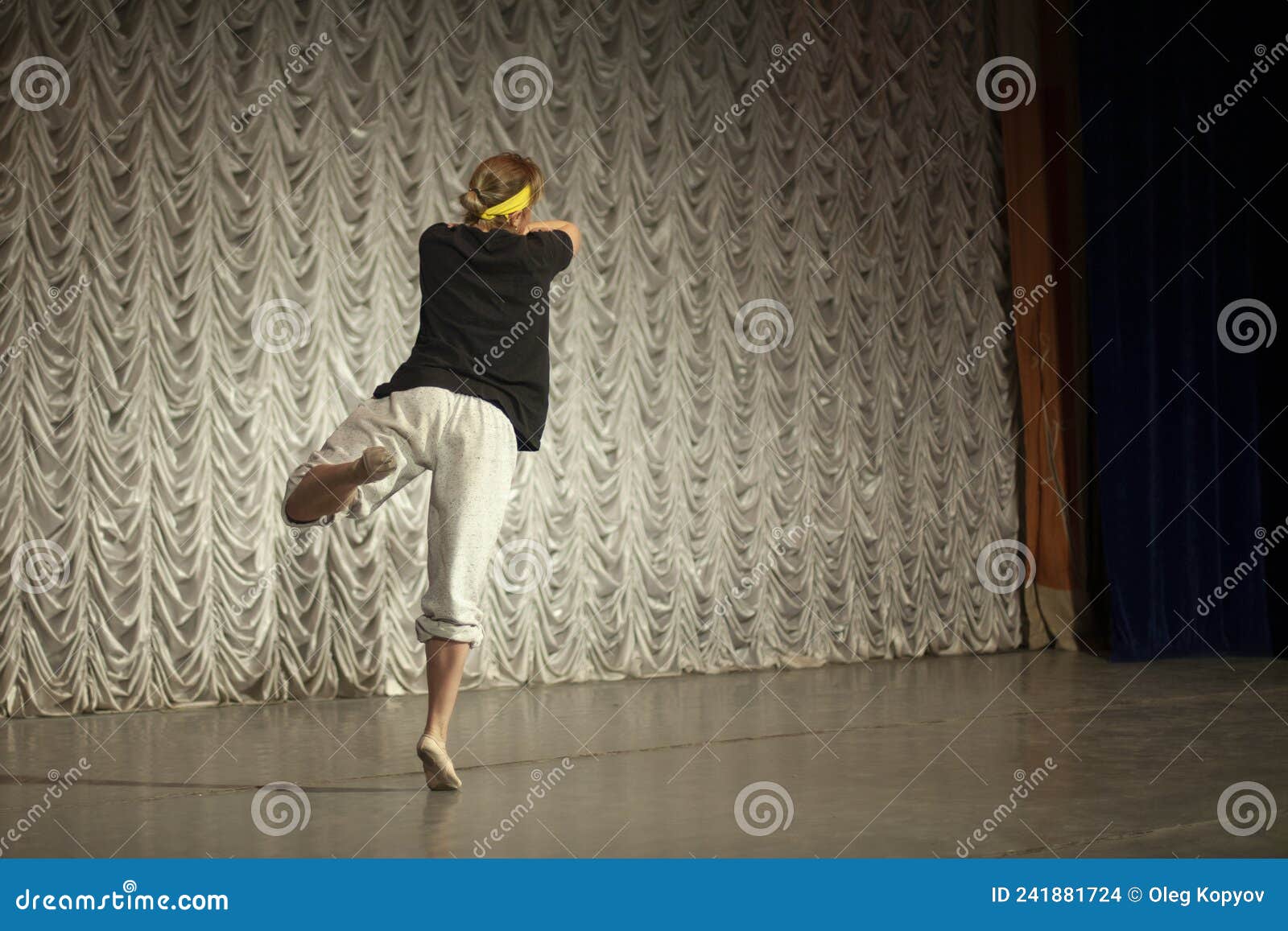 Dancer on Stage. Ballet Teacher. Expression of Emotions in Motion Stock ...
