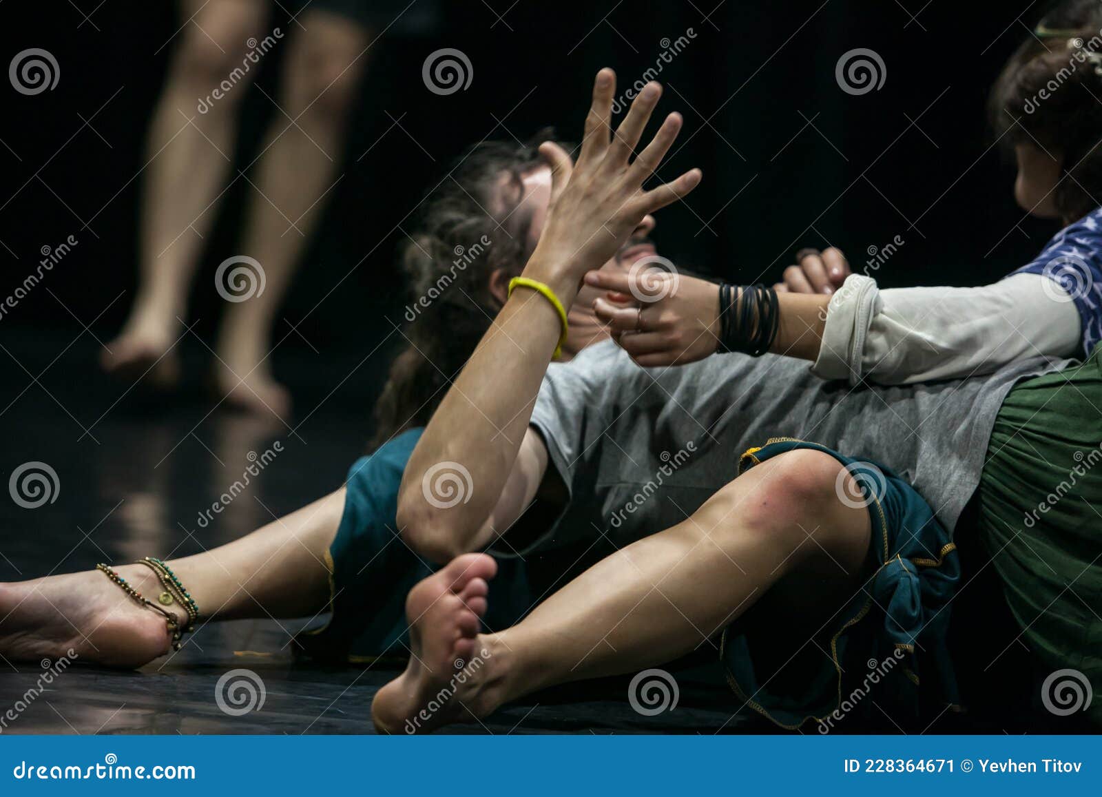 Dancers improvise on jam stock image. Image of emotion - 228364671